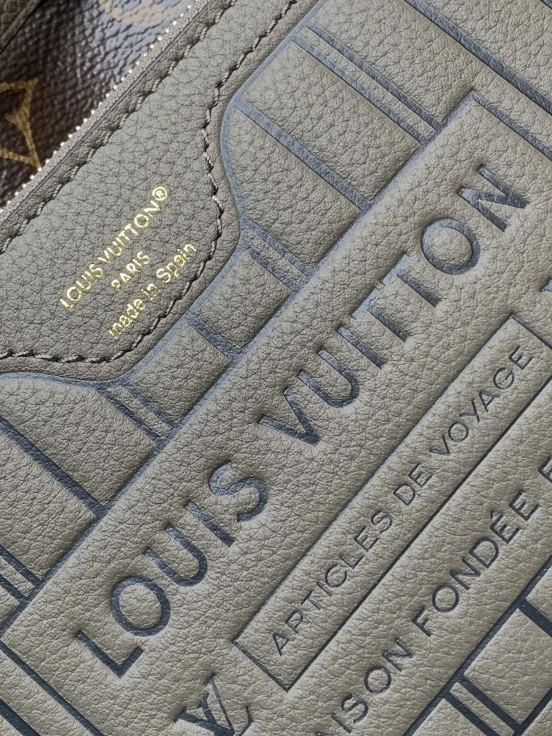 Low-cost Louis Vuitton Shopping Bags