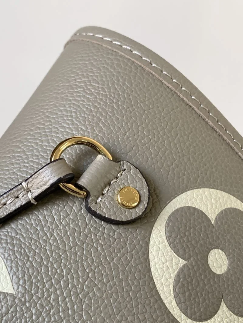 Exact replica Louis Vuitton Shopping Bags