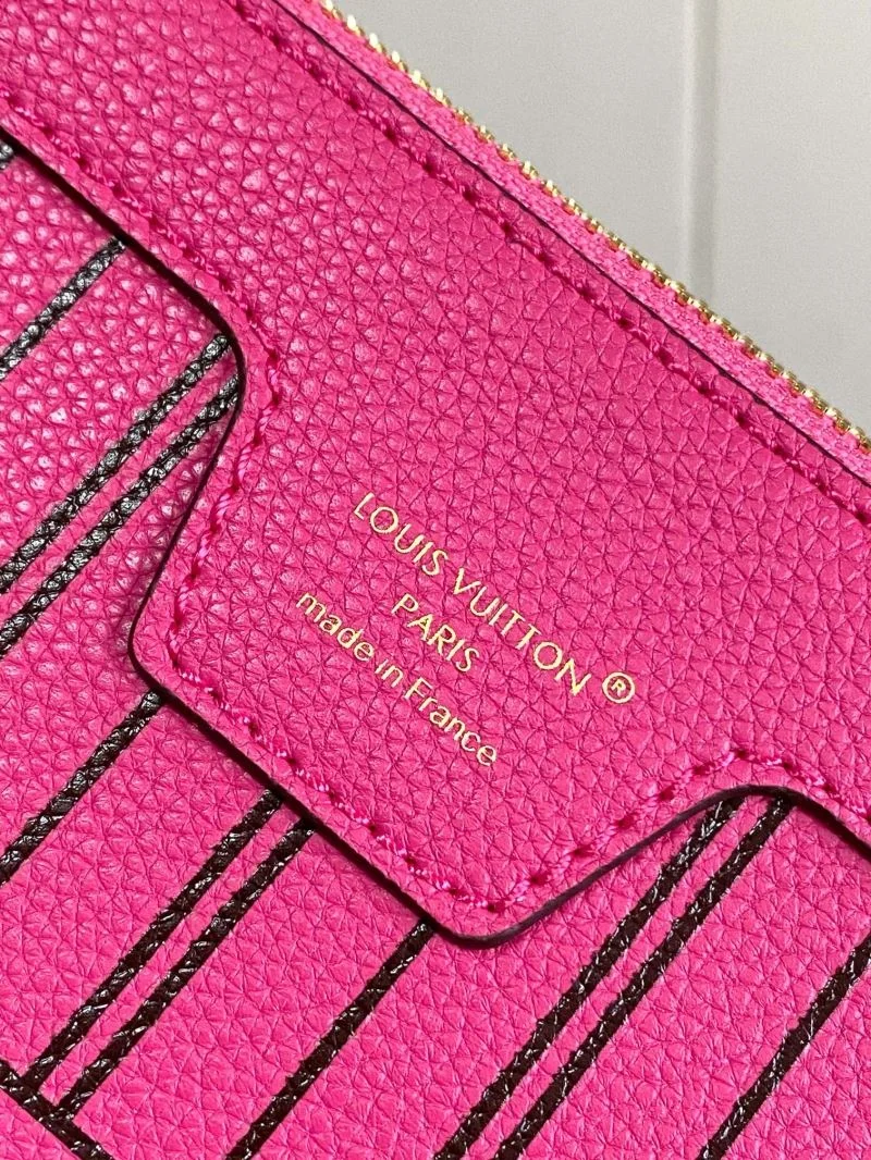 Accurate model Louis Vuitton Shopping Bags
