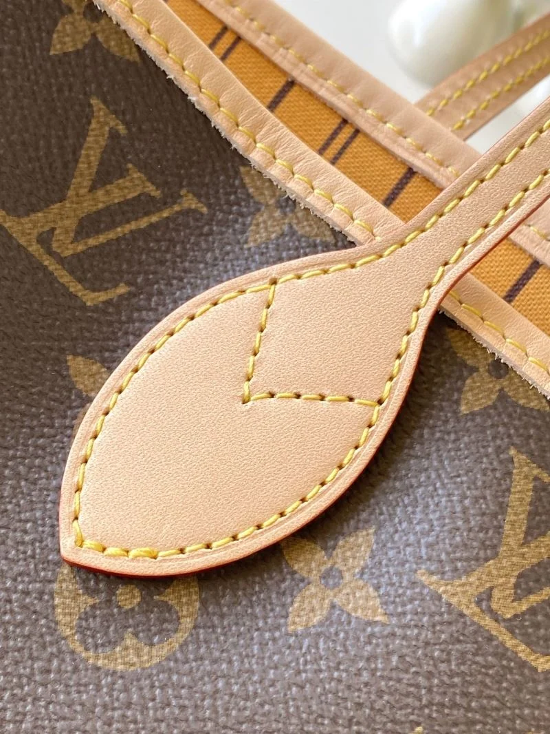Accurate model Louis Vuitton Shopping Bags