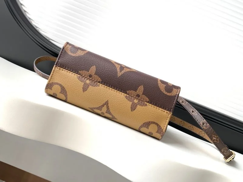 Top mirror Louis Vuitton Shopping Bags