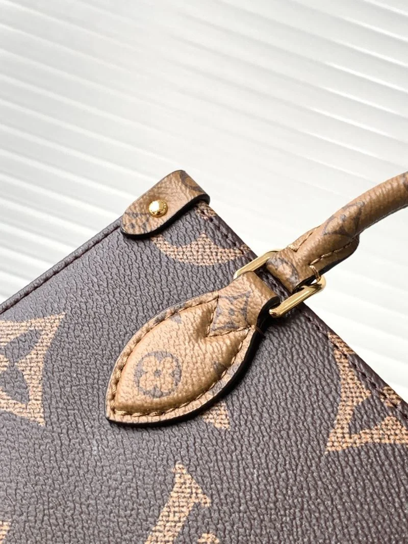 Top mirror Louis Vuitton Shopping Bags