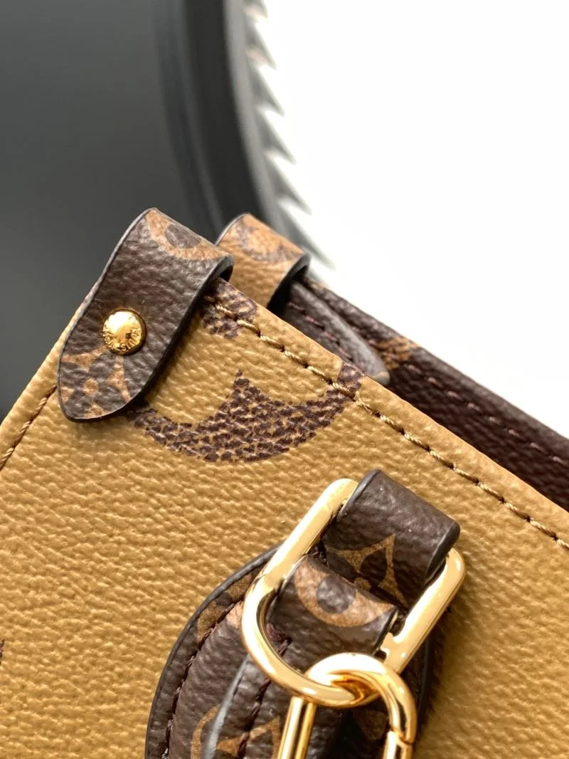 Top mirror Louis Vuitton Shopping Bags