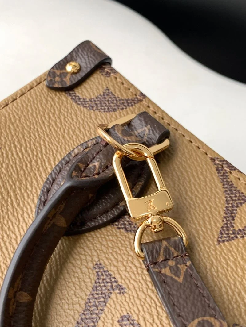 Top mirror Louis Vuitton Shopping Bags