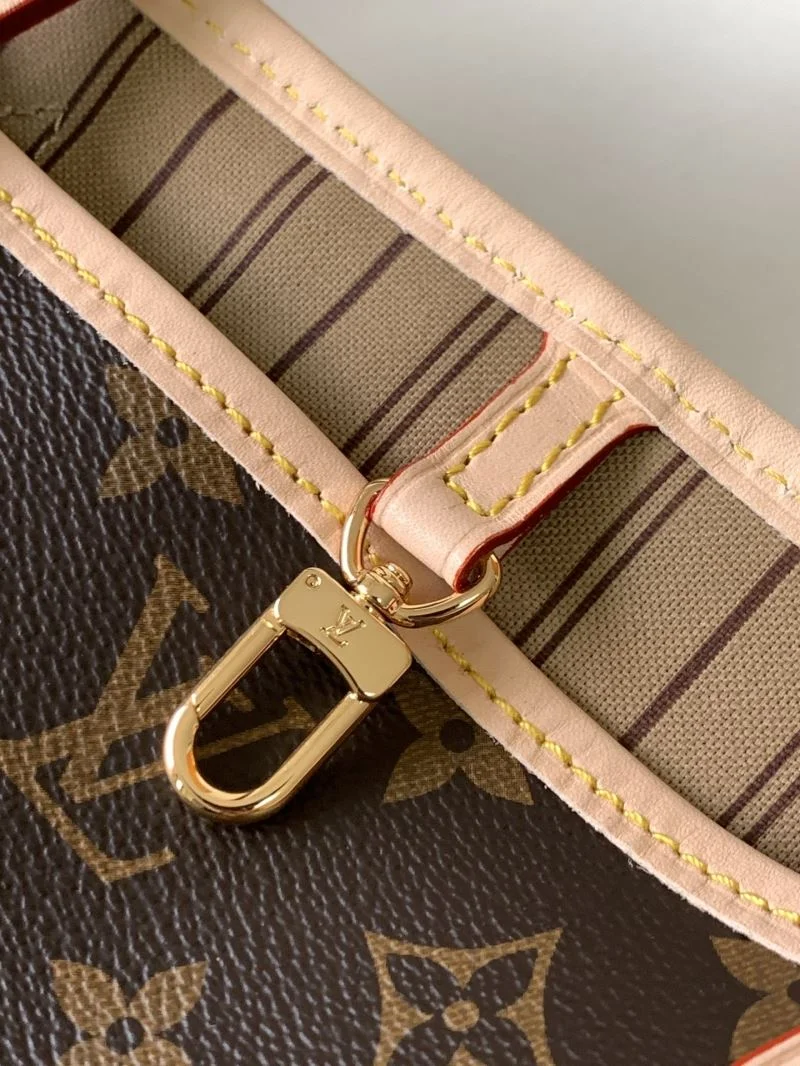 Factory-made Louis Vuitton Shopping Bags