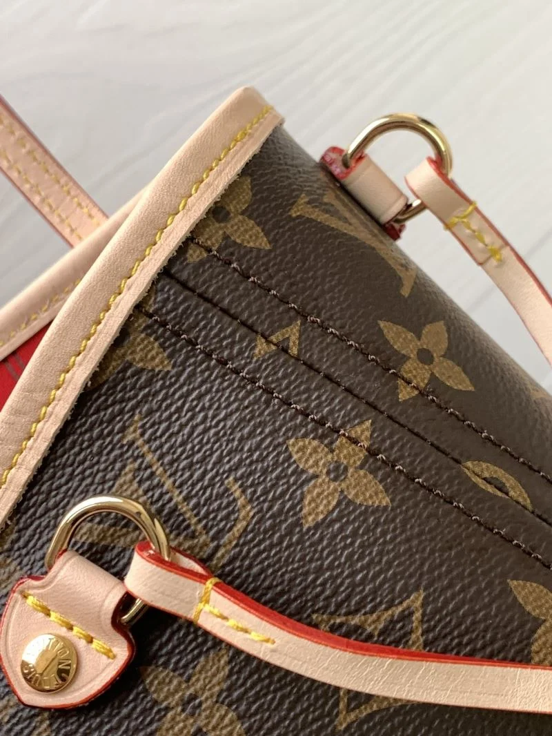 Top mirror Louis Vuitton Shopping Bags