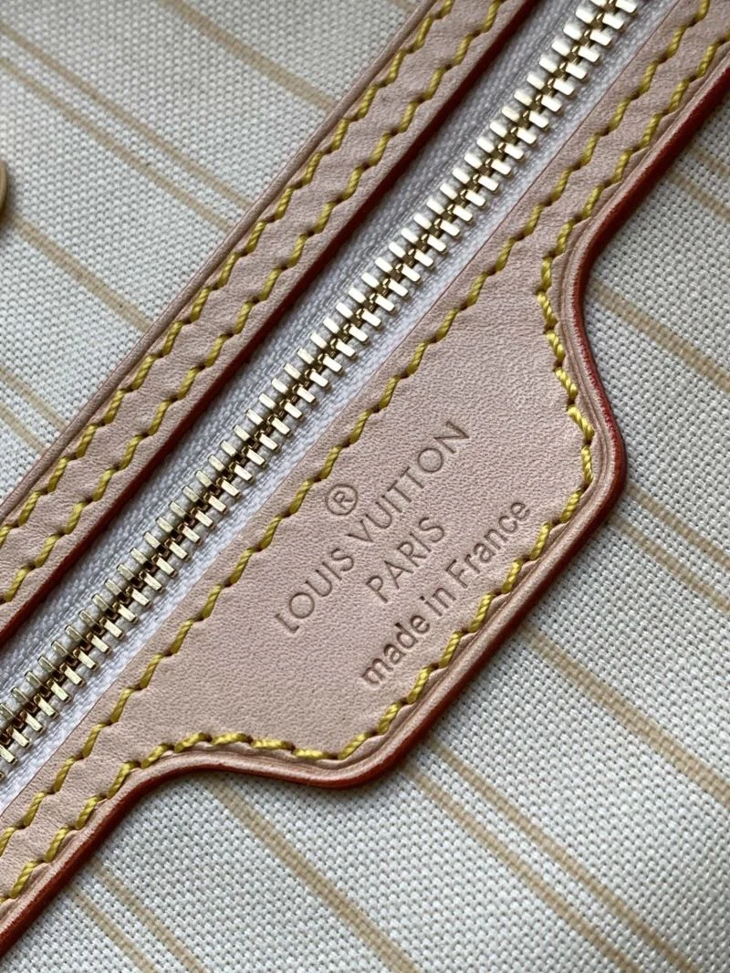 Reasonably priced Louis Vuitton Shopping Bags
