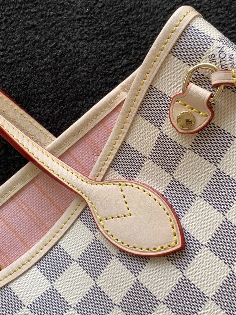 Top mirror Louis Vuitton Shopping Bags