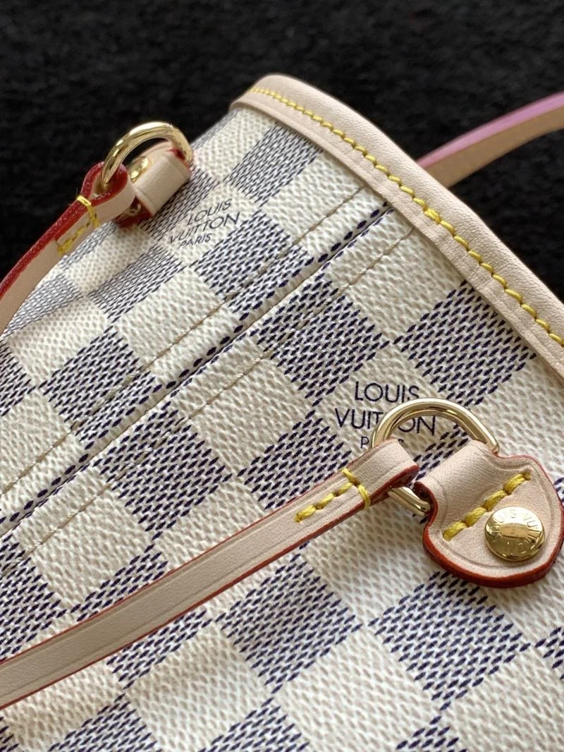 Top mirror Louis Vuitton Shopping Bags
