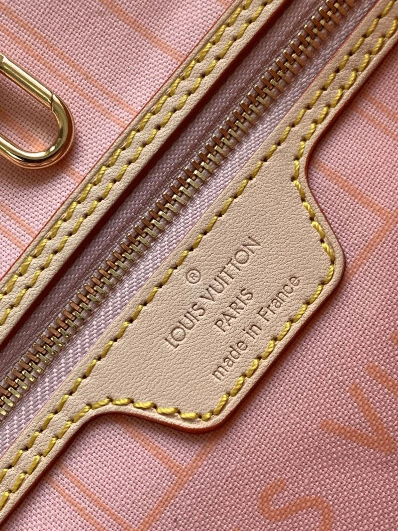 Top mirror Louis Vuitton Shopping Bags