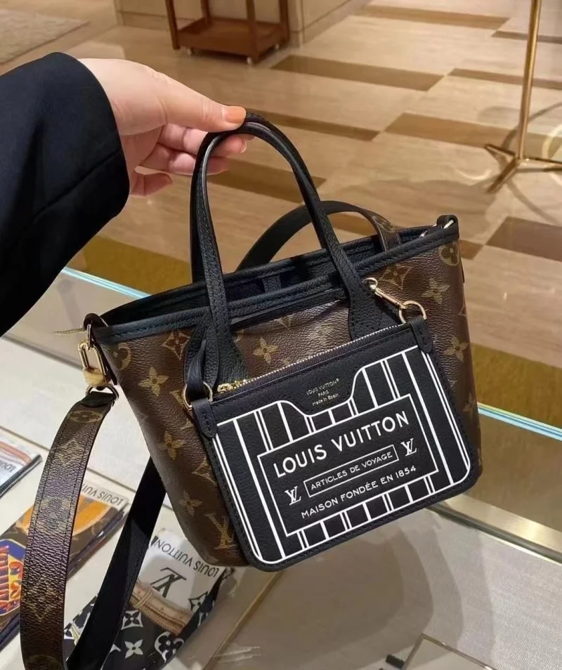 Low-cost Louis Vuitton Shopping Bags