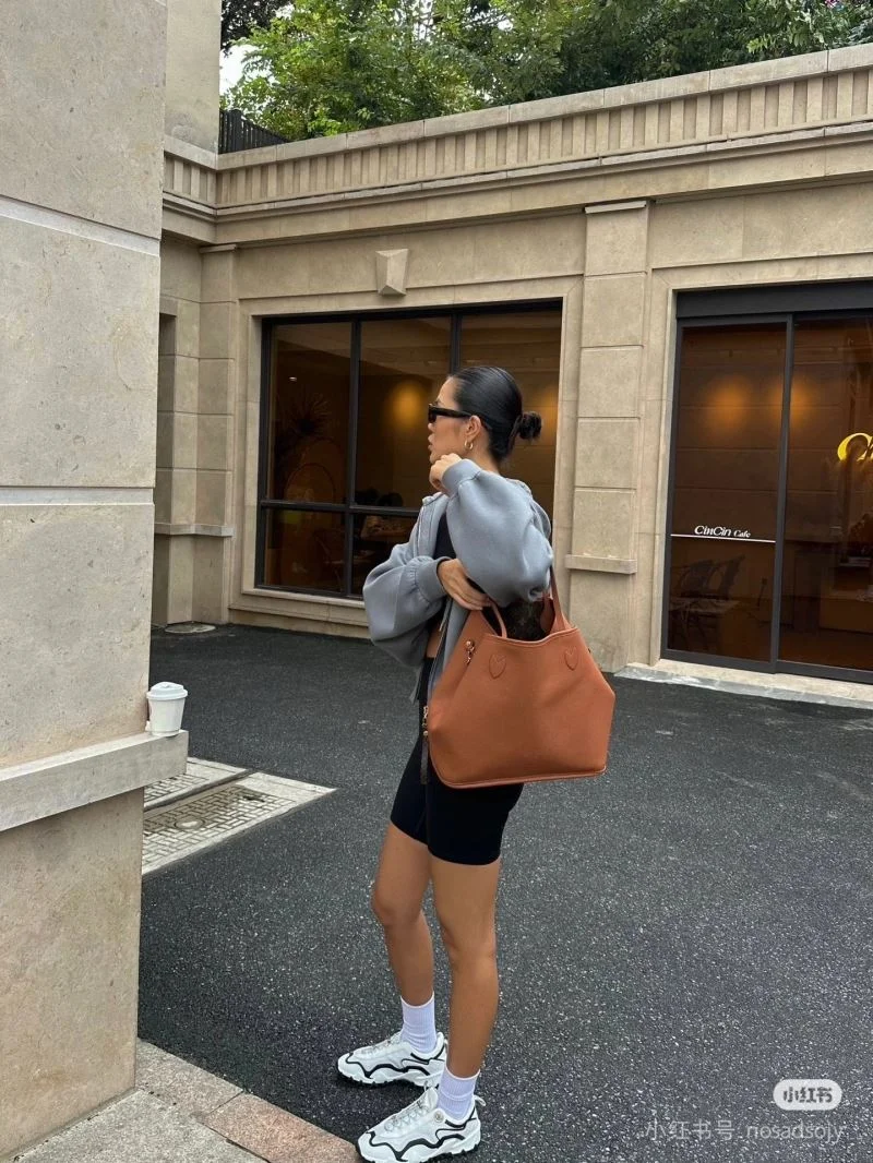Affordable Louis Vuitton Shopping Bags