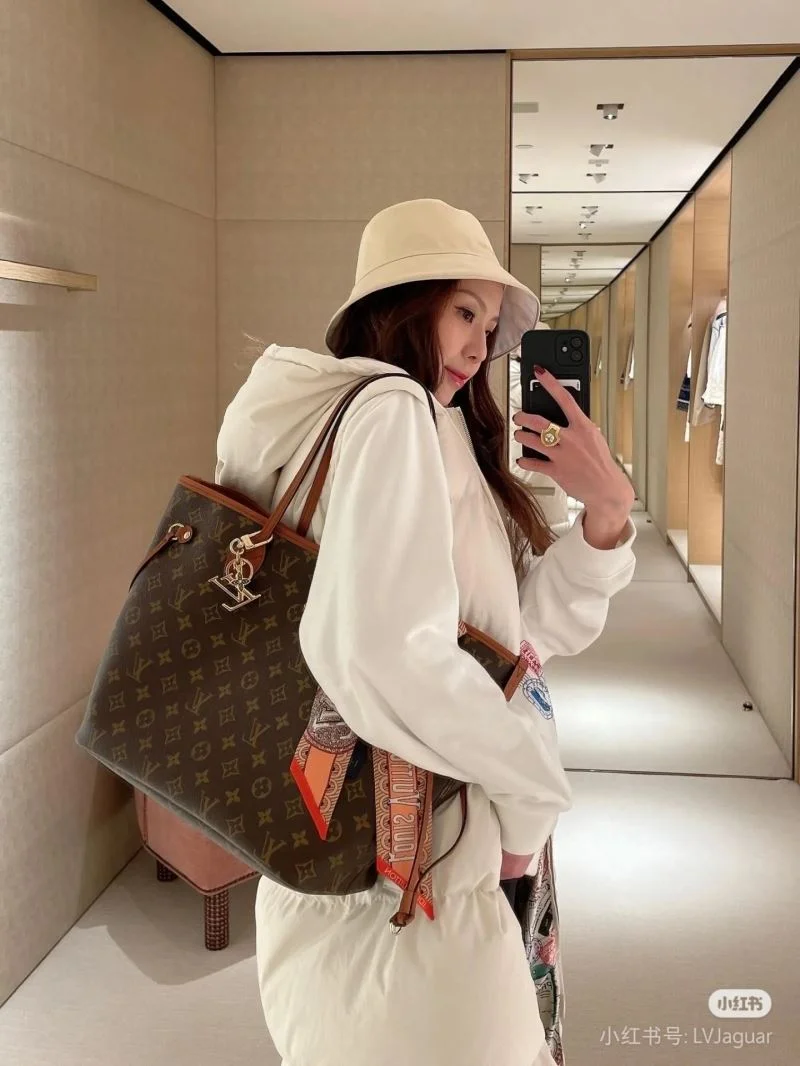 Affordable Louis Vuitton Shopping Bags