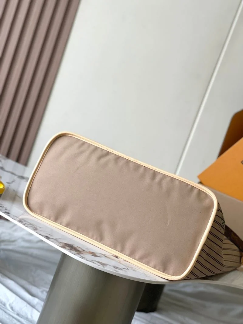 Inexpensive Louis Vuitton Shopping Bags