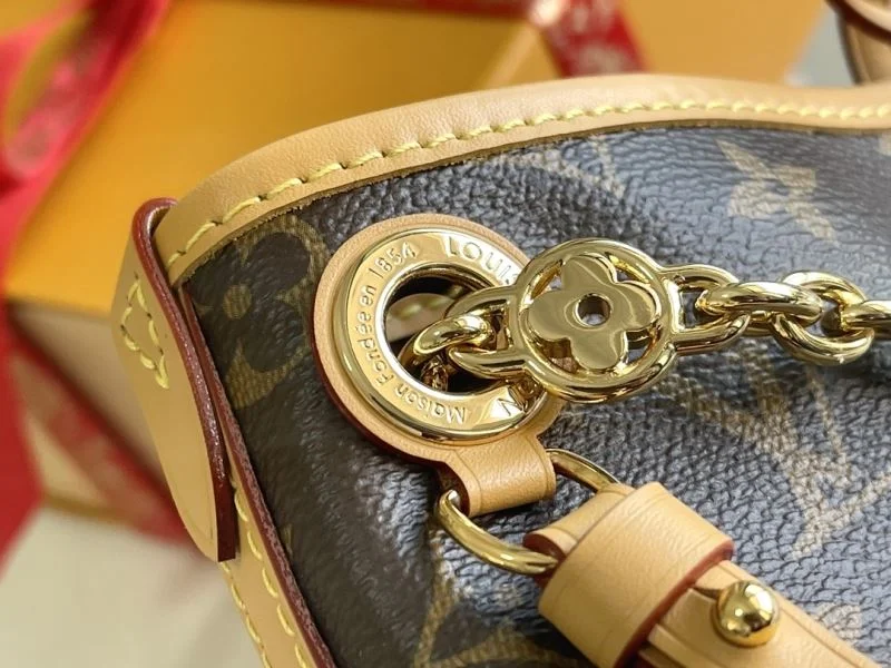 Precise copy Louis Vuitton Shopping Bags