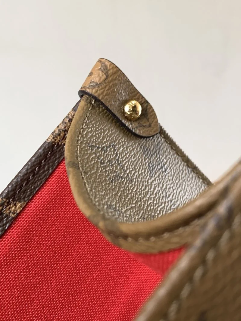 Accurate model Louis Vuitton Shopping Bags