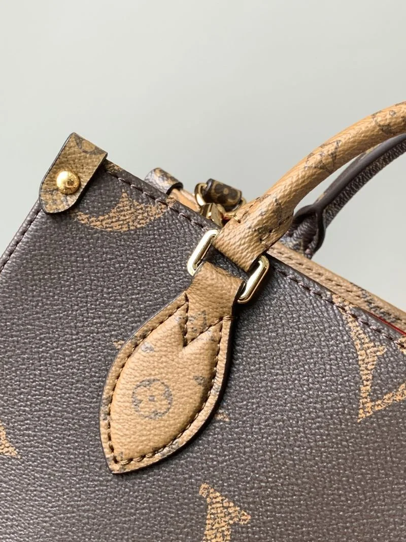 Indistinguishable Louis Vuitton Shopping Bags