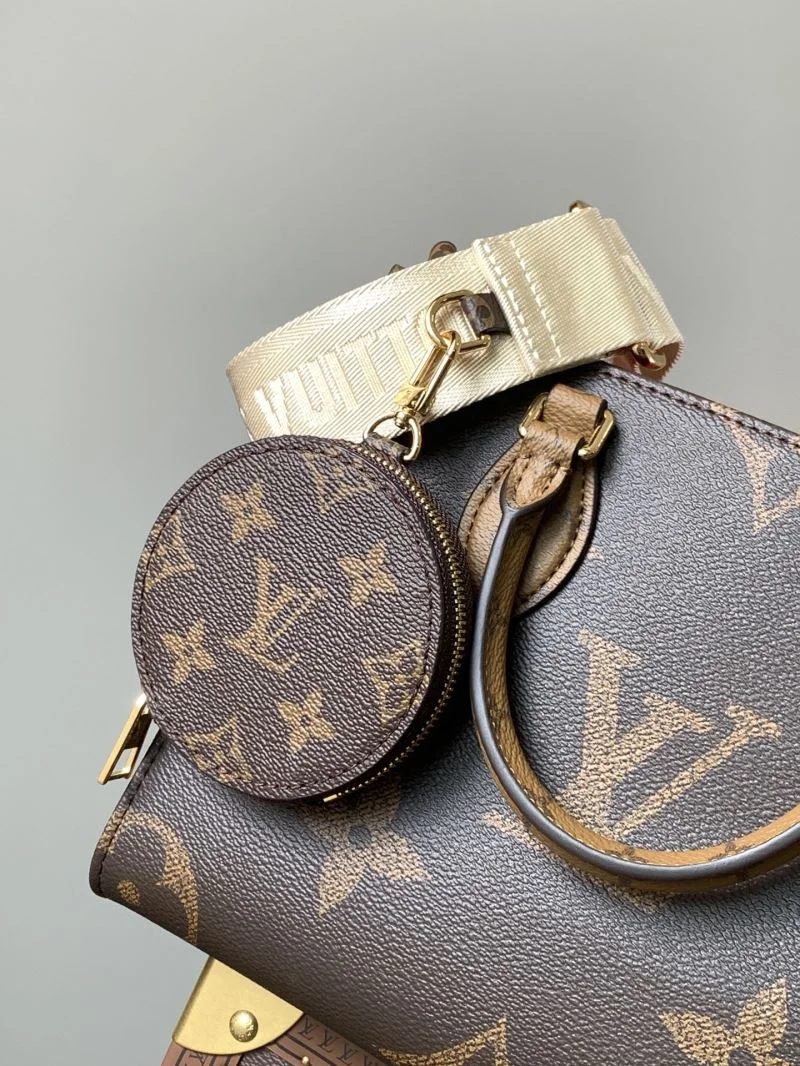 Indistinguishable Louis Vuitton Shopping Bags