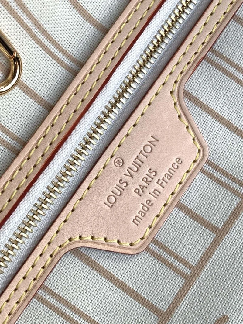 Low-cost Louis Vuitton Shopping Bags