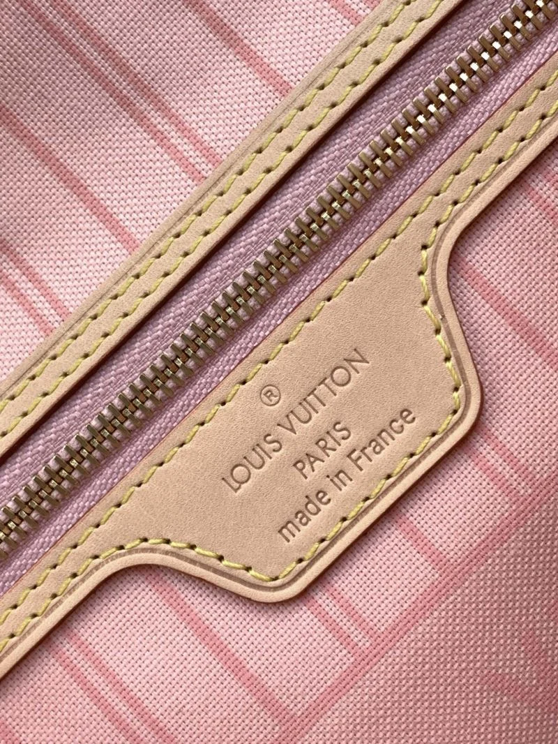 Top mirror Louis Vuitton Shopping Bags