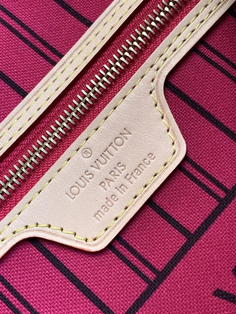 Accurate model Louis Vuitton Shopping Bags