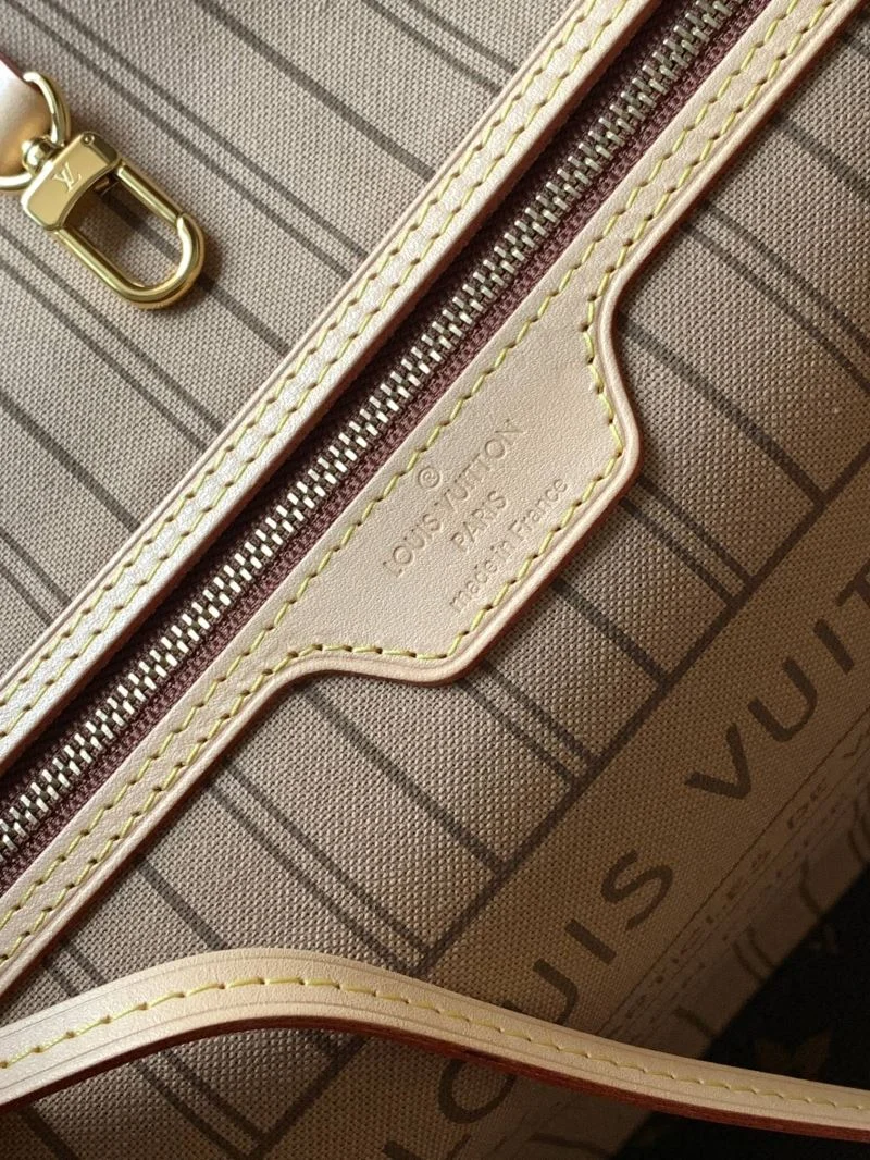 High fidelity Louis Vuitton Shopping Bags