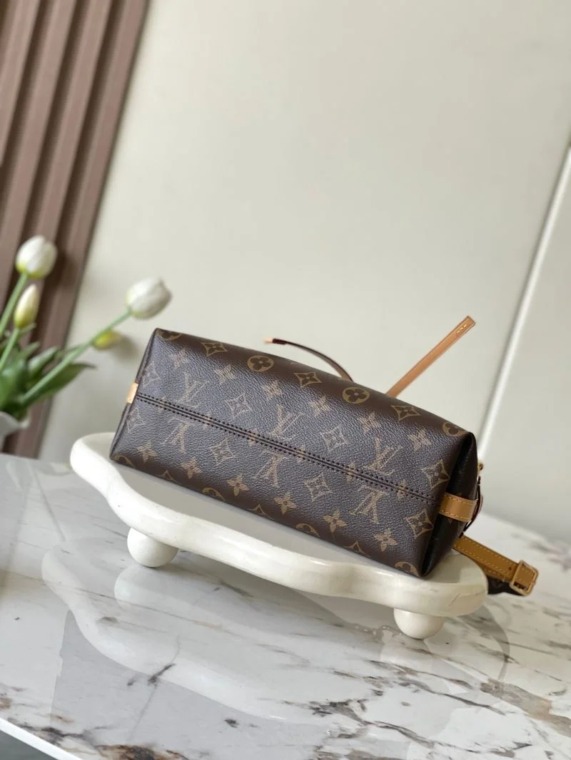 Bargain Louis Vuitton Shopping Bags