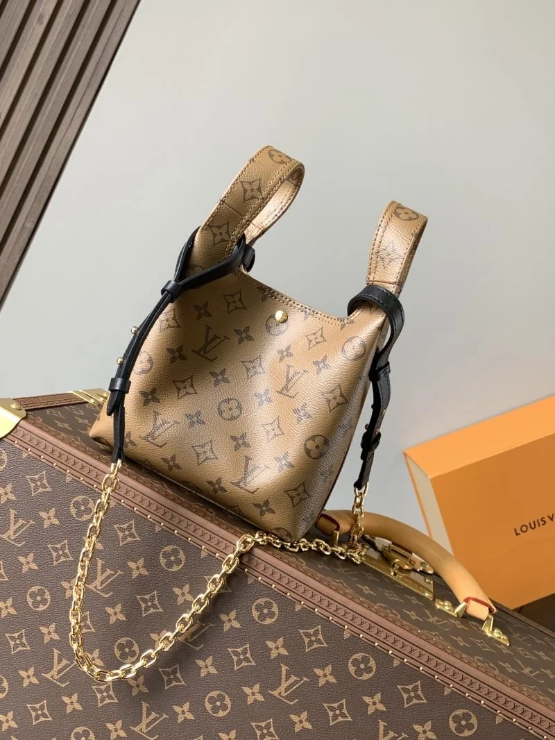 Low-cost Louis Vuitton Shopping Bags