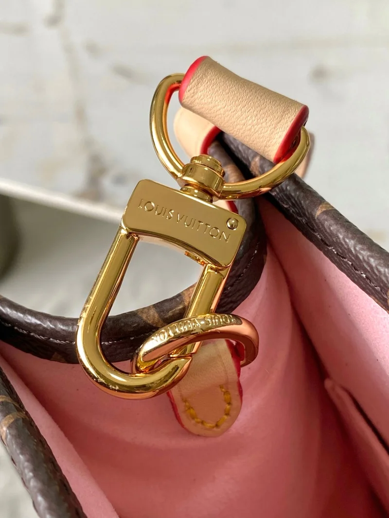 Exact replica Louis Vuitton Shopping Bags