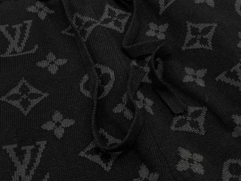 Accurate model Louis Vuitton Short Pants