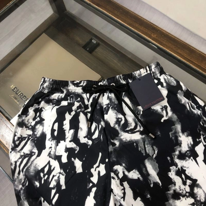 Value-priced Louis Vuitton Short Pants
