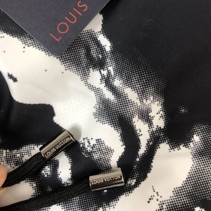 Value-priced Louis Vuitton Short Pants