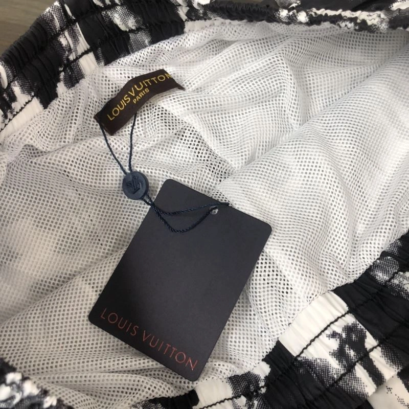 Value-priced Louis Vuitton Short Pants