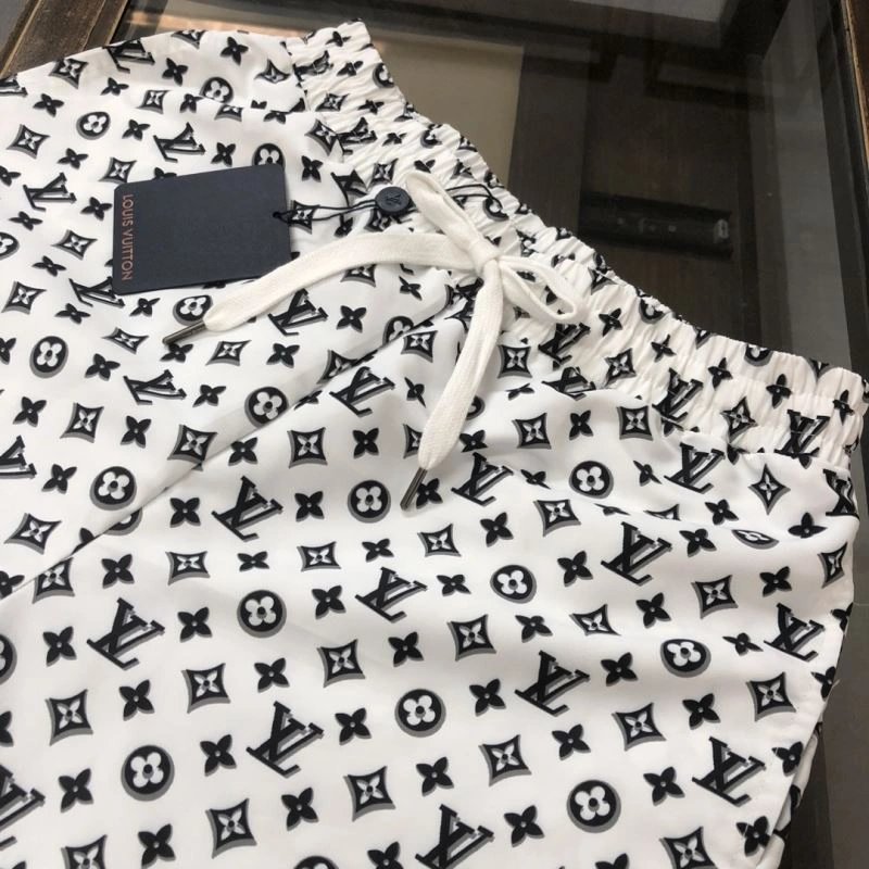Value-priced Louis Vuitton Short Pants