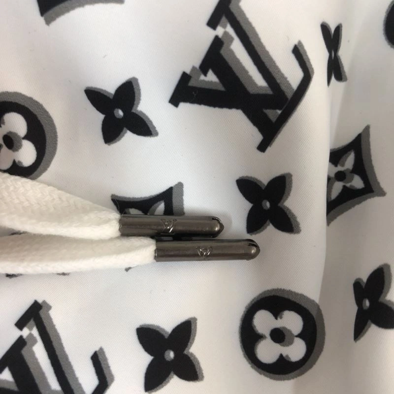 Value-priced Louis Vuitton Short Pants