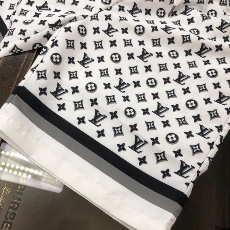 Value-priced Louis Vuitton Short Pants