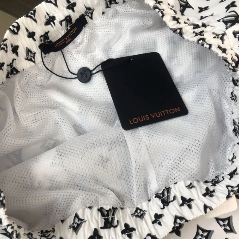 Value-priced Louis Vuitton Short Pants