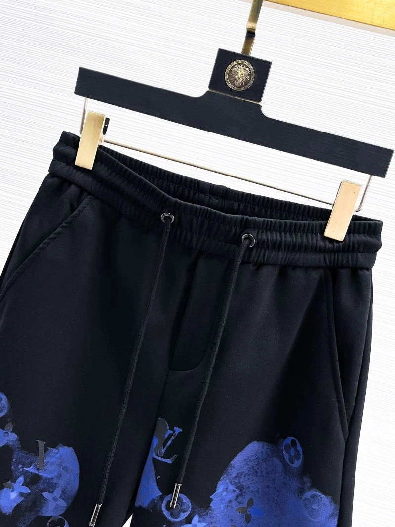 Value-priced Louis Vuitton Short Pants