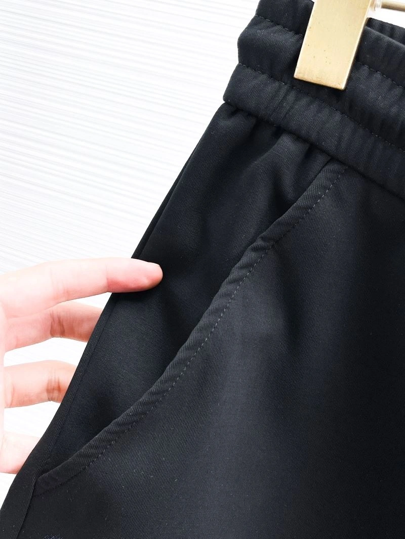 Value-priced Louis Vuitton Short Pants