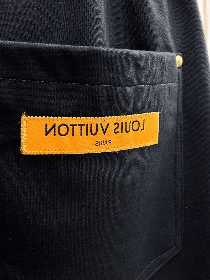 Accurate model Louis Vuitton Short Pants