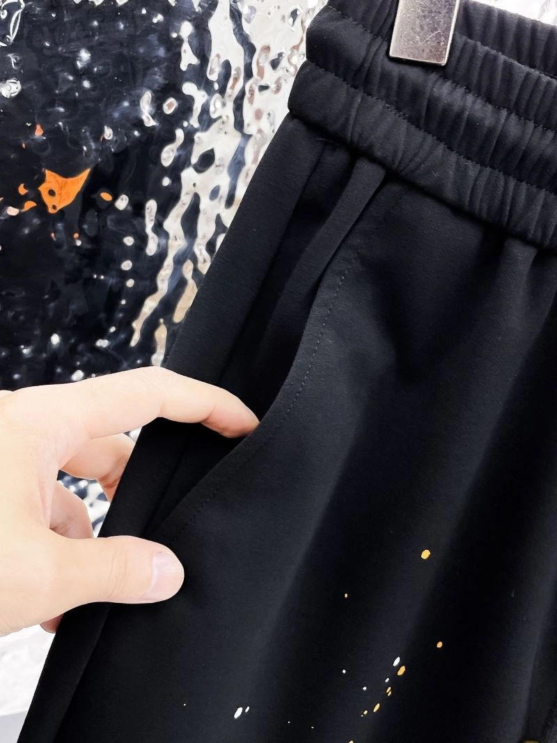 Accurate model Louis Vuitton Short Pants