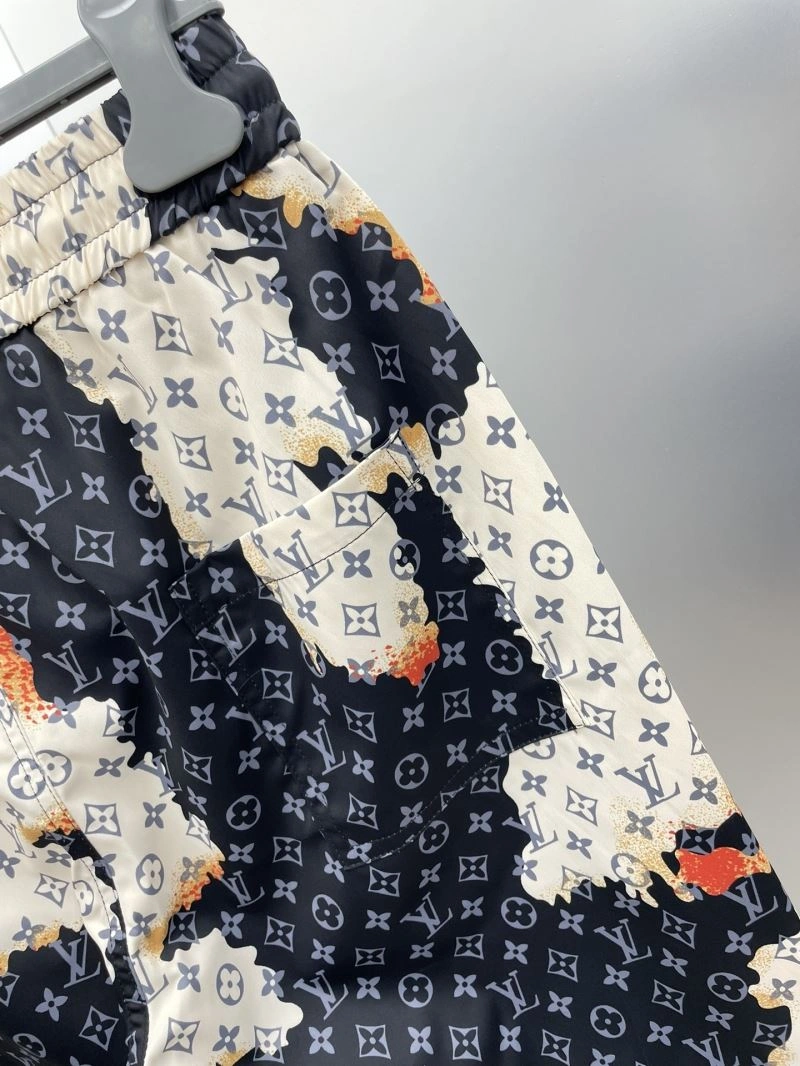 Value-priced Louis Vuitton Short Pants