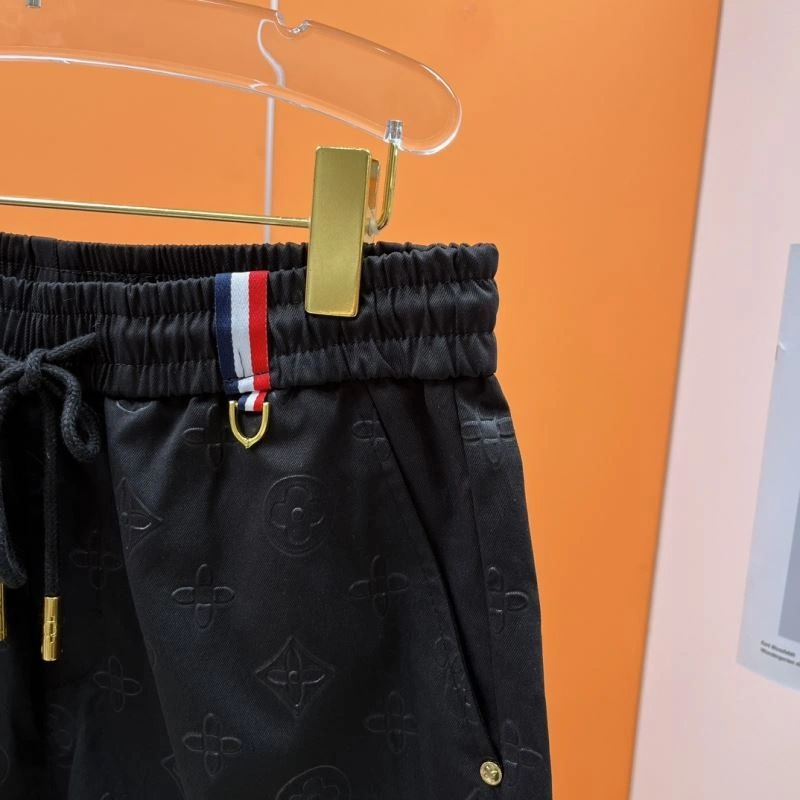 Accurate model Louis Vuitton Short Pants