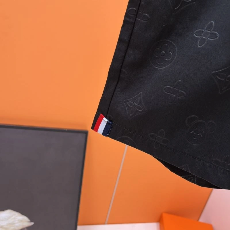 Accurate model Louis Vuitton Short Pants