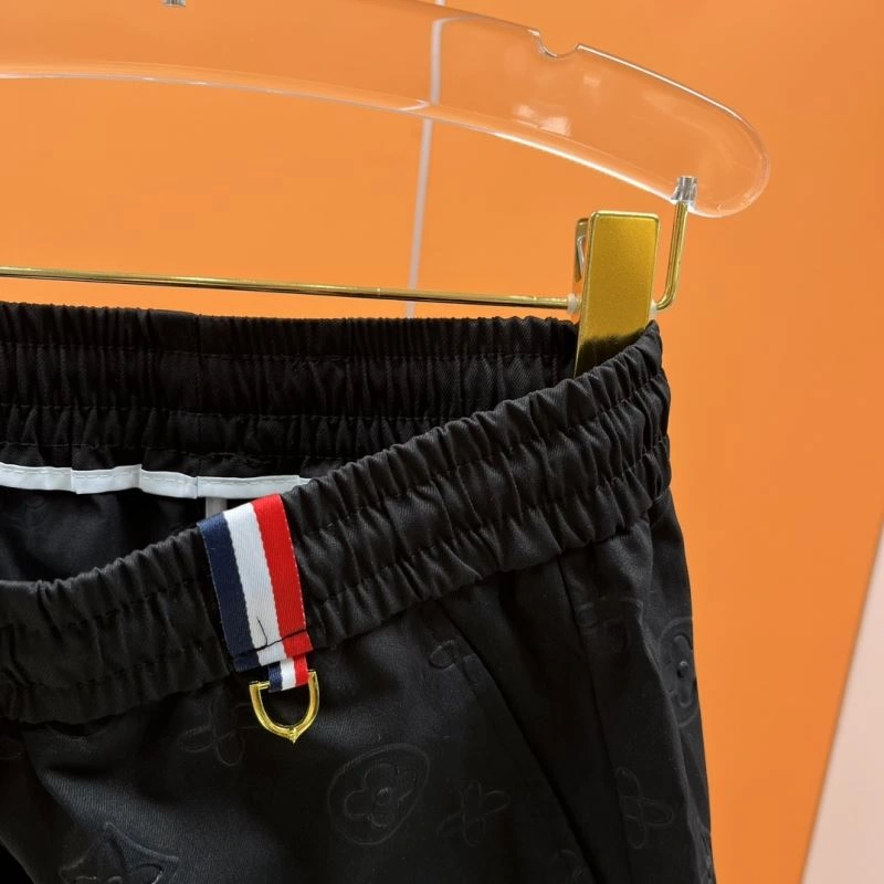 Accurate model Louis Vuitton Short Pants