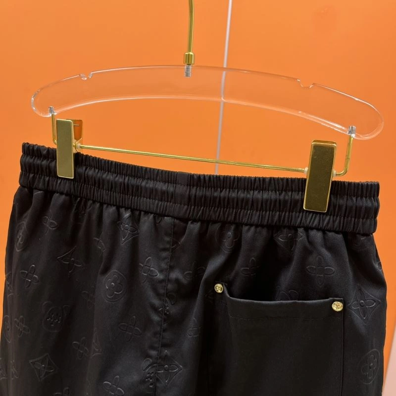 Accurate model Louis Vuitton Short Pants
