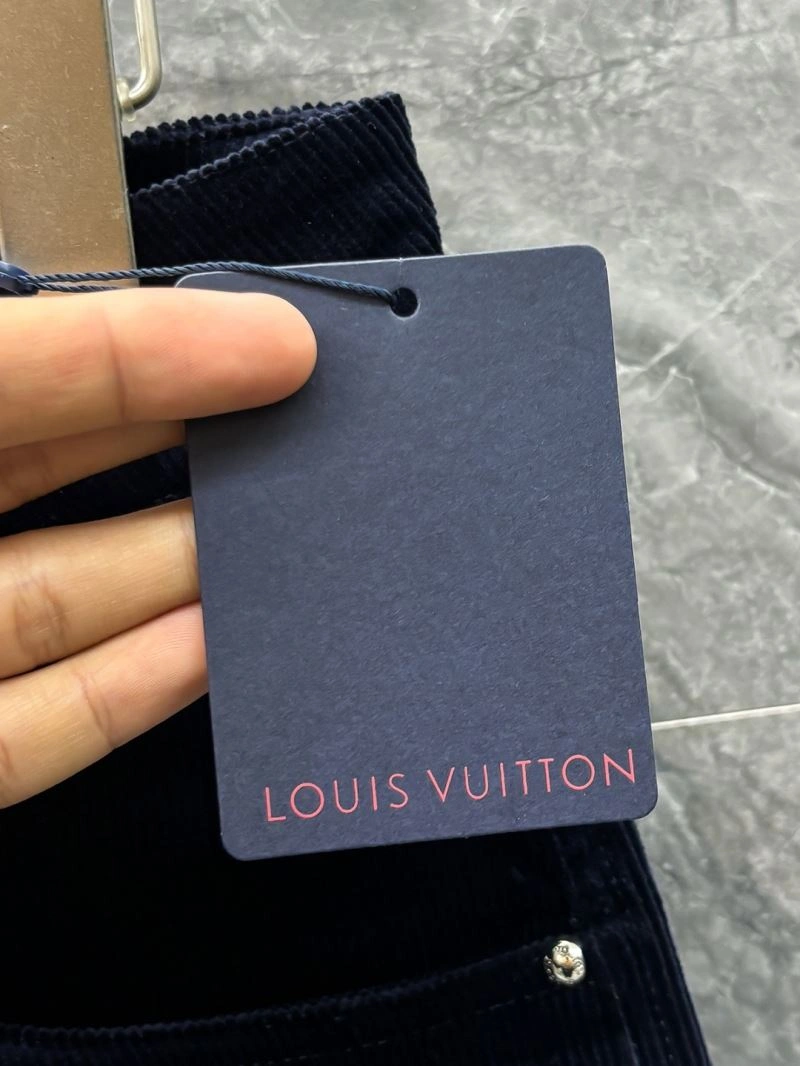 Official Louis Vuitton Short Pants