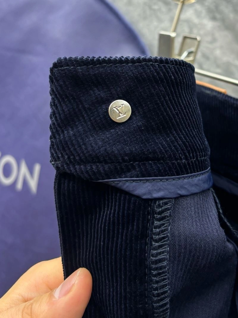 Official Louis Vuitton Short Pants
