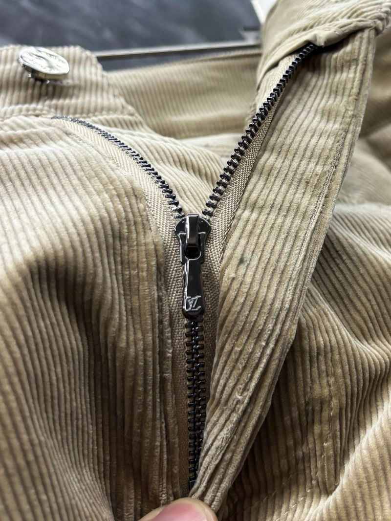 Brand-authenticated Louis Vuitton Short Pants
