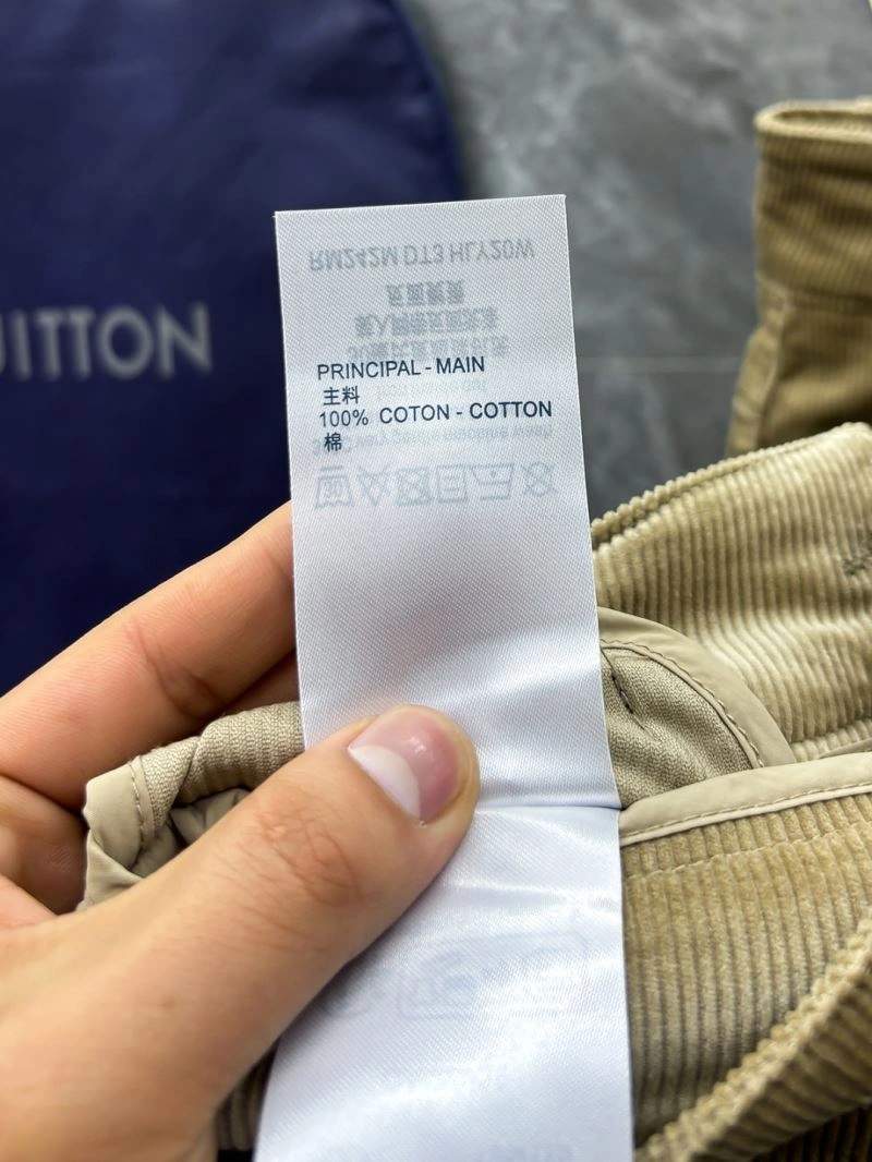 Brand-authenticated Louis Vuitton Short Pants
